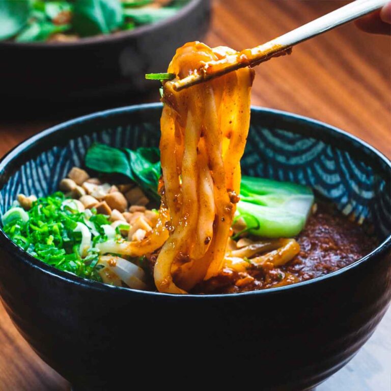 Tudo Sobre Lámen: História, Tipos e Como Preparar 2025